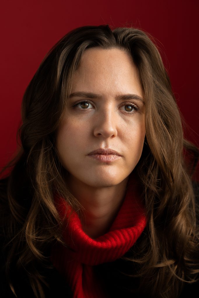 EMILY COX / ACTRESS – Luis Zeno Kuhn